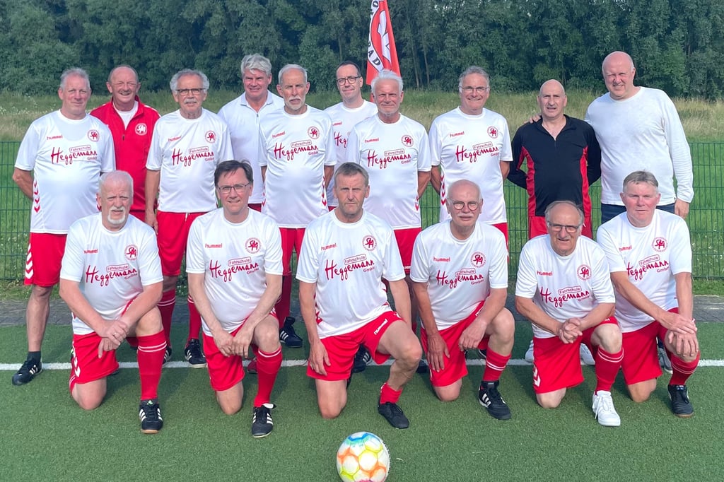 Paderborn: Französisches Fernsehen besucht Walking Footballer des SV Heide