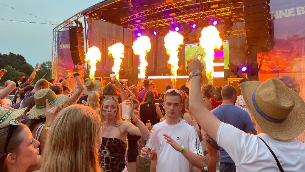Unwetter: Senne-Beach in Hövelhof wird kurz vor Schluss abgebrochen