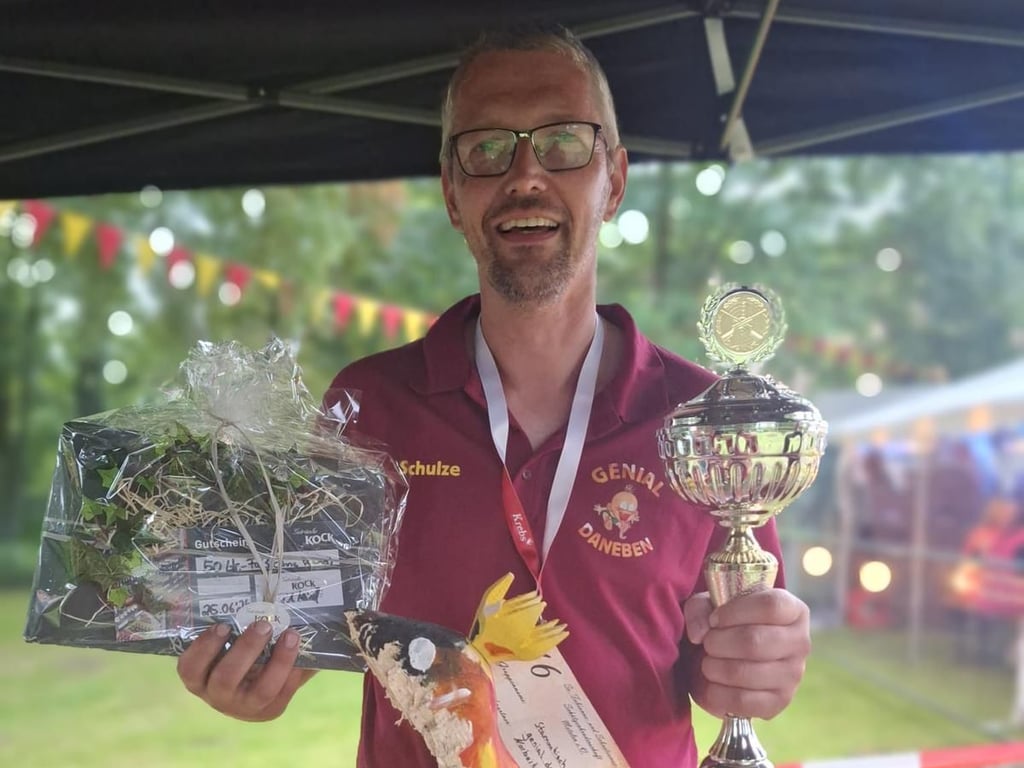 Christian Schulze Oeing holt nach 378 Schüssen den Vogel runter