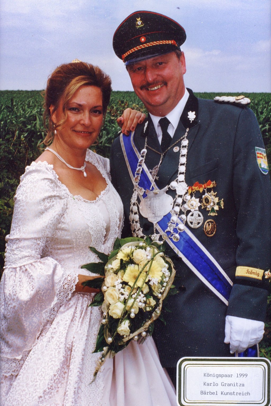 Fotos der Jubel-Königspaare zum Schützenfest in Alfen 2024