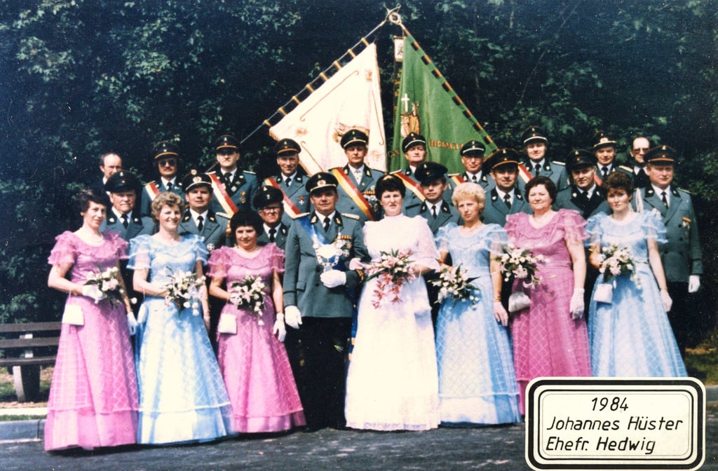 Fotos der Jubel-Königspaare zum Schützenfest in Alfen 2024