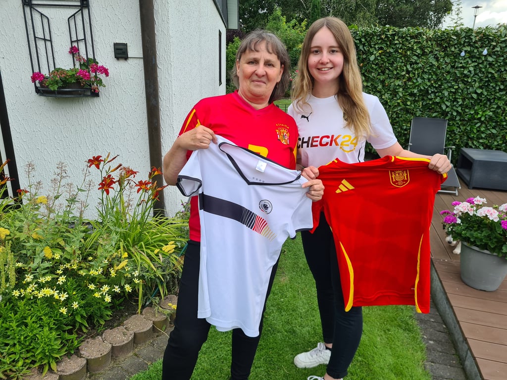 Schloß Holte-Stukenbrock: Zwei Fußballherzen schlagen in der Brust