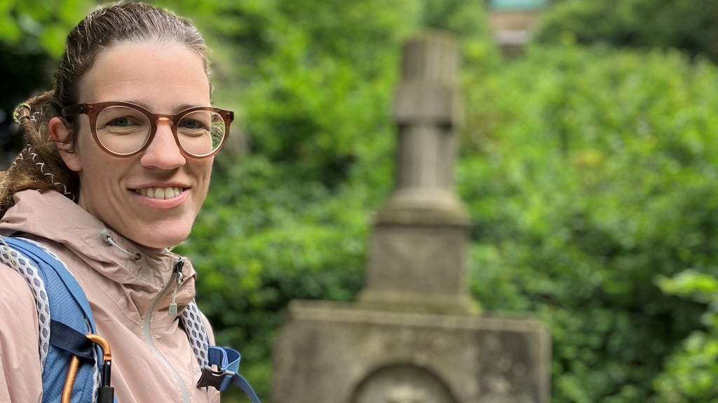 Halle: Influencerin Linda Zimmermeier wandert über die Hermannshöhen