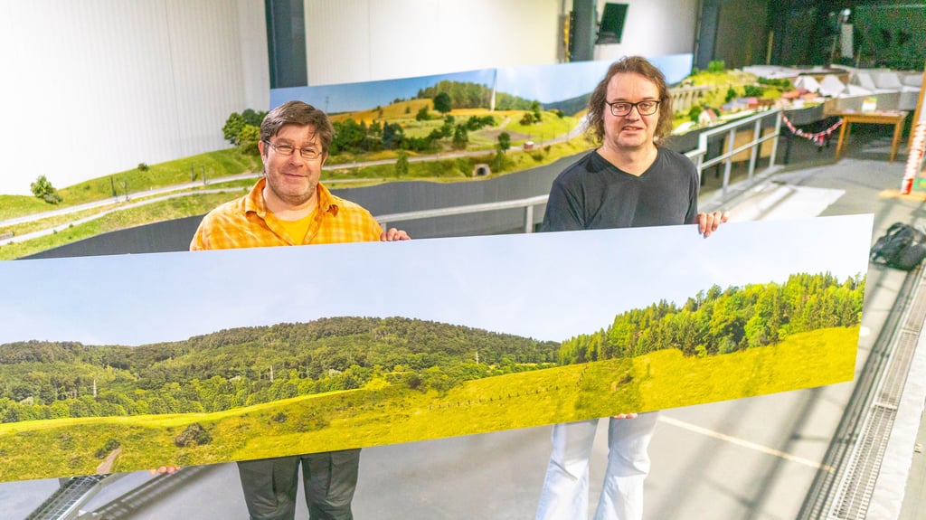 Brakel: Modellbundesbahn perfektioniert Illusion mit Hintergrundfoto