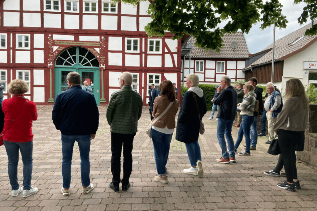 Höxter: Dorfrundgang der CDU in Stahle mit Infos zu neuen Projekten