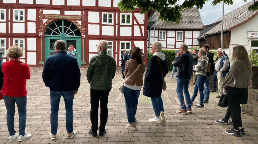 Höxter: Dorfrundgang der CDU in Stahle mit Infos zu neuen Projekten