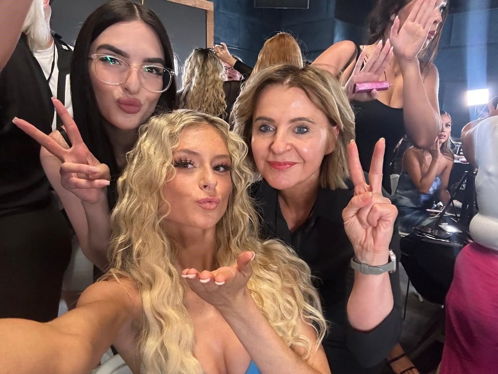 Herford: Friseurinnen stylen bei der Miami Swim Week