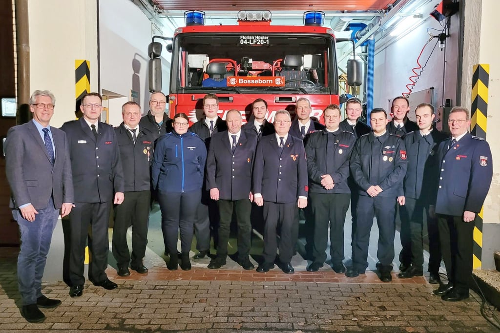 Bosseborn: Feuerwehrleute für silbernes Jubiläum ausgezeichnet