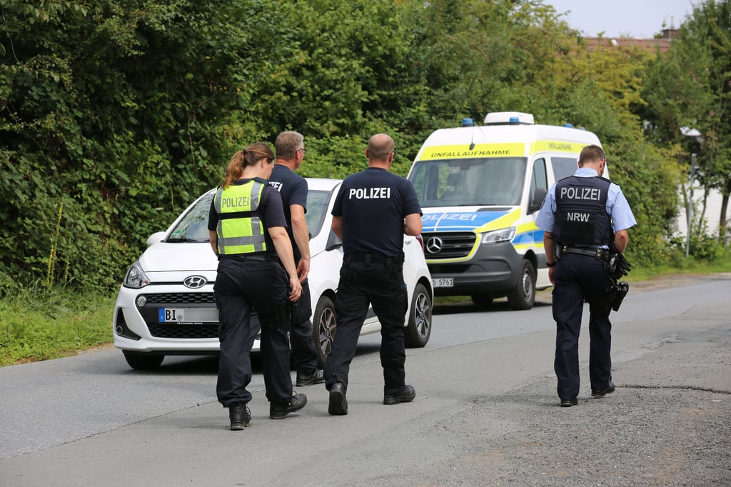 Bielefeld: Radfahrerin nach Unfall in Lebensgefahr