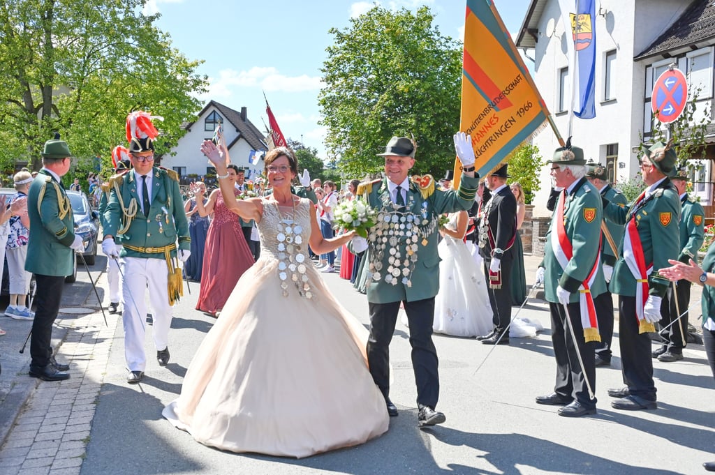 Fotos vom Schützenfest in Beverungen-Wehrden