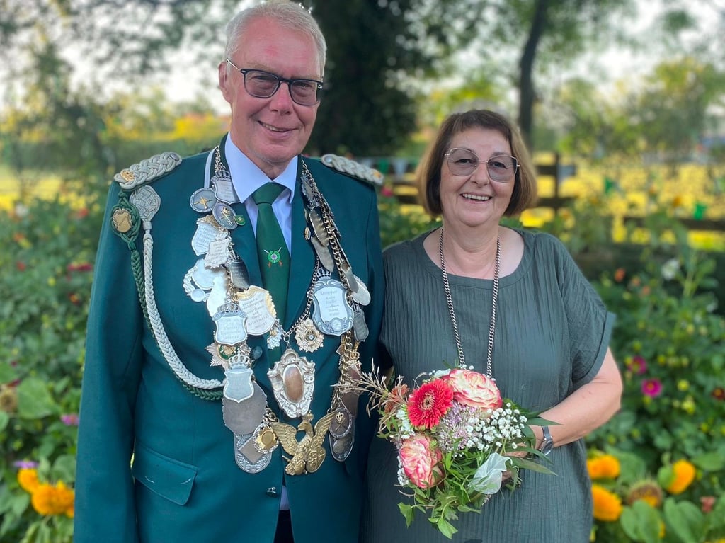 Stemwede: Klaus Beneker trägt die Haldemer Königskette