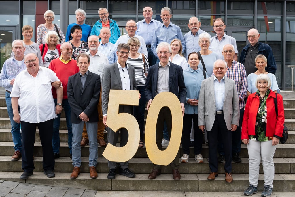 Paderborn: Ehemalige feierten 50 Jahre BWL-Diplom auf Uni-Campus