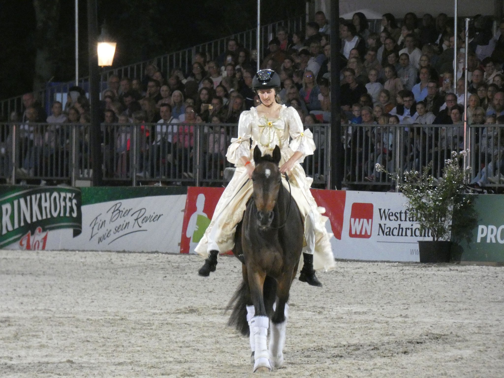 Turnier der Sieger 2024: Showabend mit Influencerin Hella Gabbert