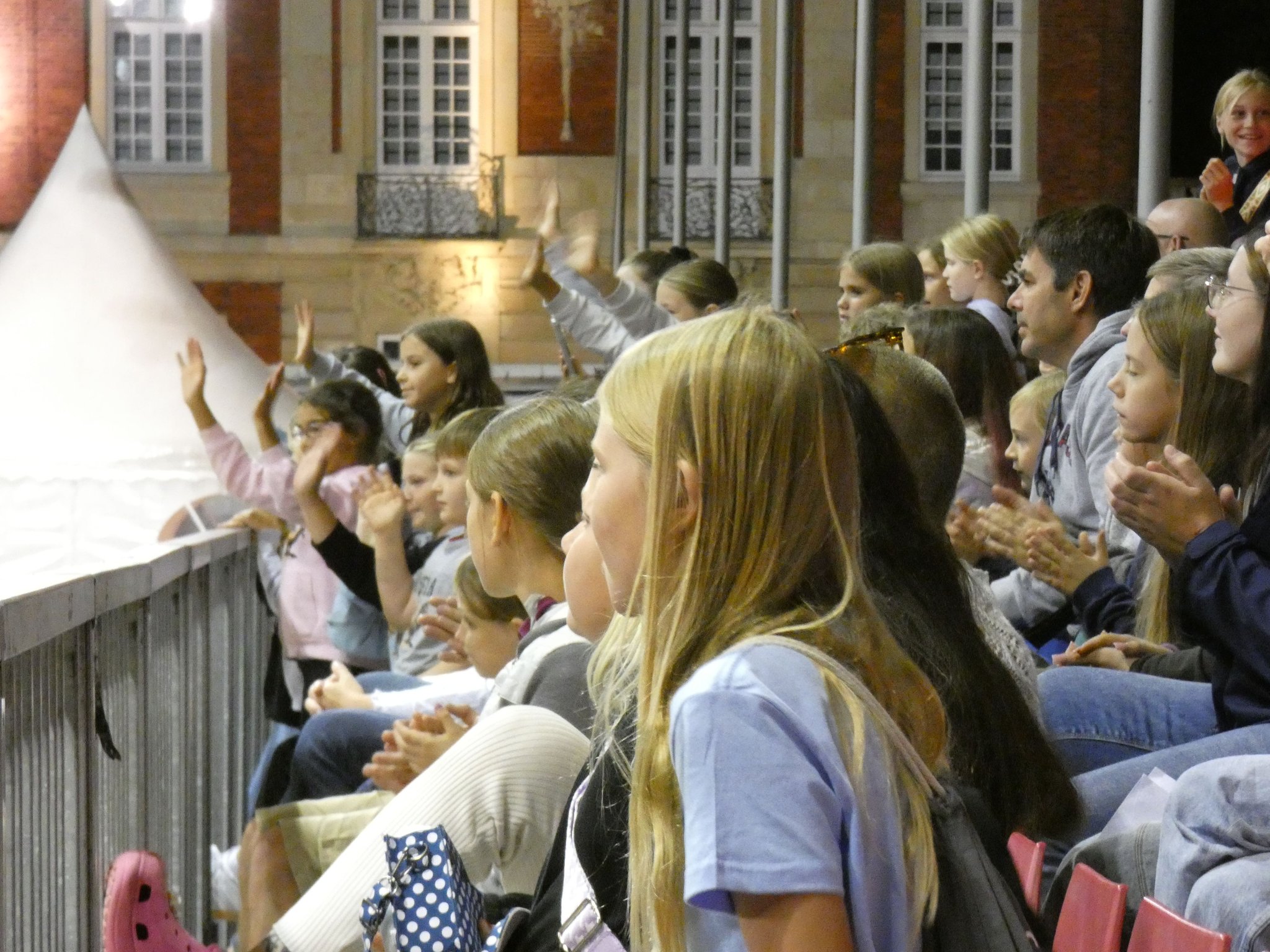 Turnier der Sieger 2024: Showabend mit Influencerin Hella Gabbert