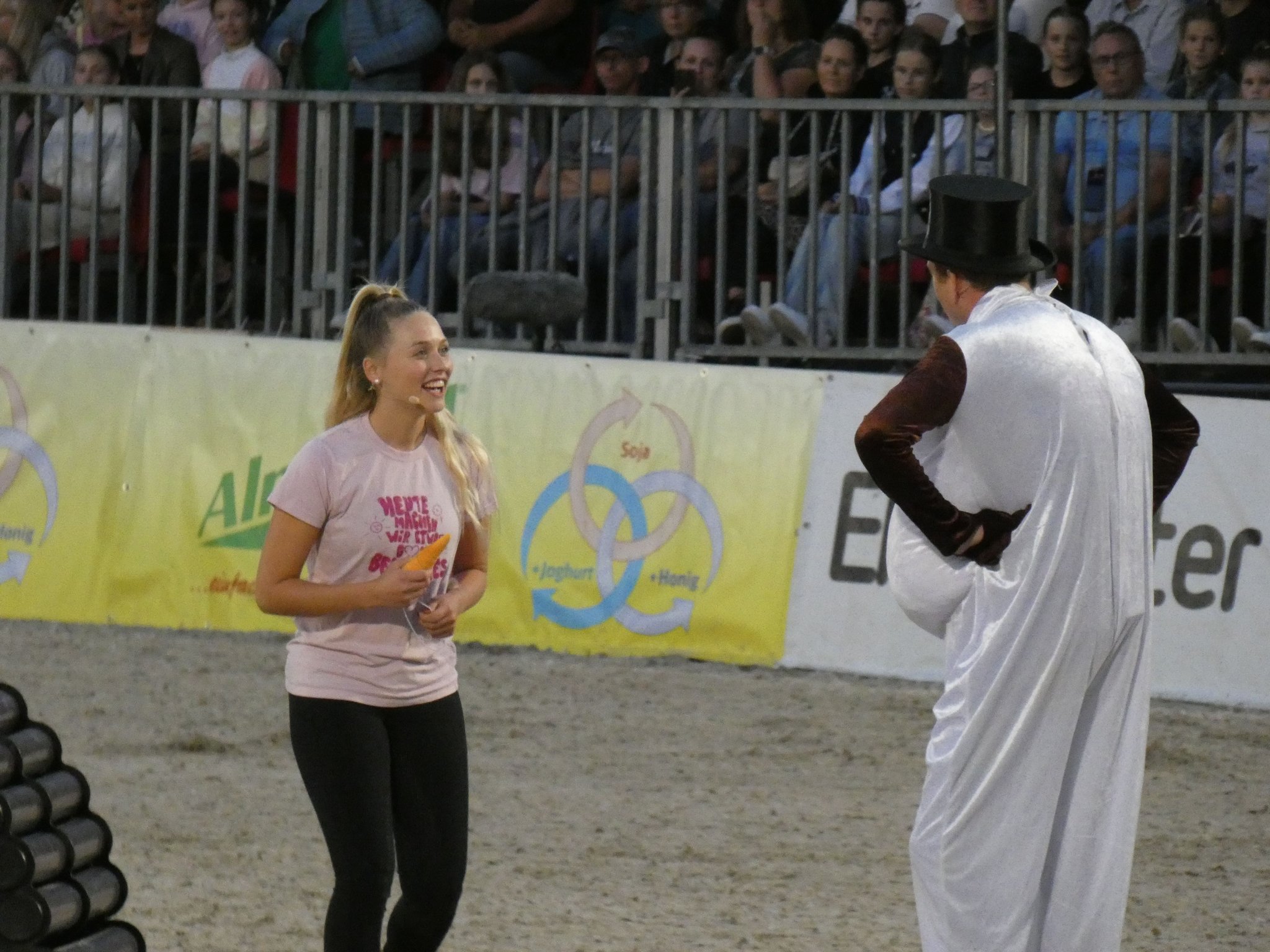 Turnier der Sieger 2024: Showabend mit Influencerin Hella Gabbert