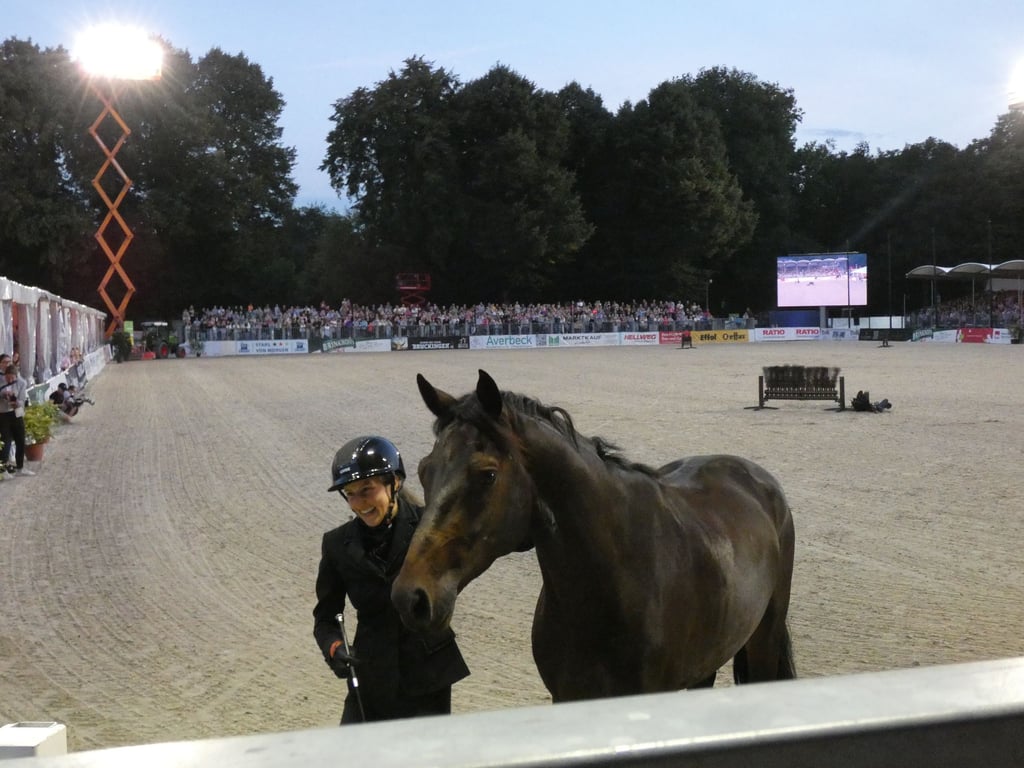 Turnier der Sieger 2024: Showabend mit Influencerin Hella Gabbert