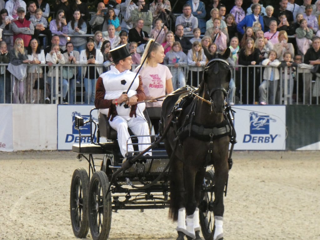 Turnier der Sieger 2024: Showabend mit Influencerin Hella Gabbert