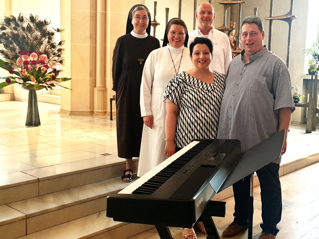 Salzkotten: Franziskanerinnen freuen sich über Piano