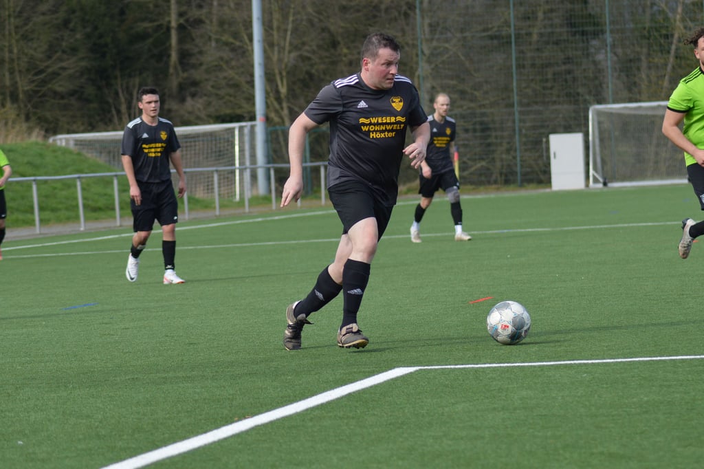 Fußball-A-Liga: Kevin Siebert lässt den TuS Lüchtringen laufen