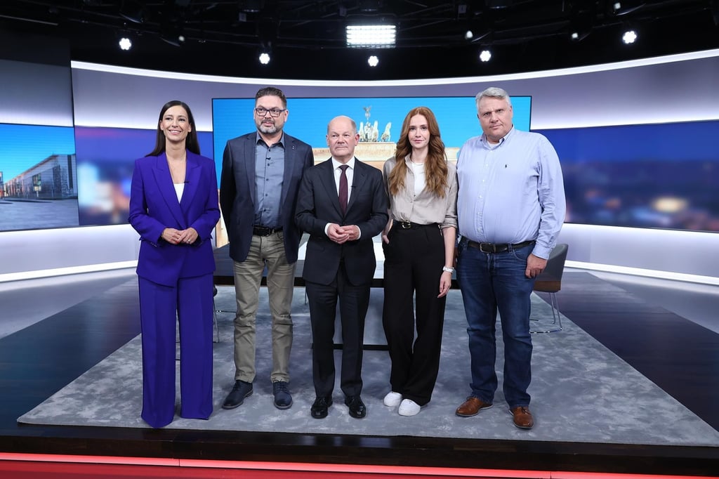 Schlangen: Sandra Hunke sitzt für RTL-Sendung am Tisch mit dem ...