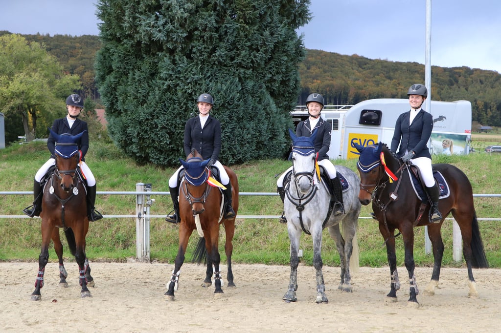 Dauersieger gewinnen den Porta Reit-Cup