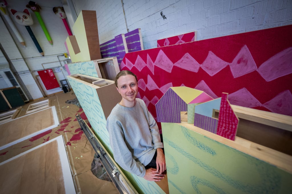 Die Villa Kunterbunt als Alleskönnerin im Theater Bielefeld