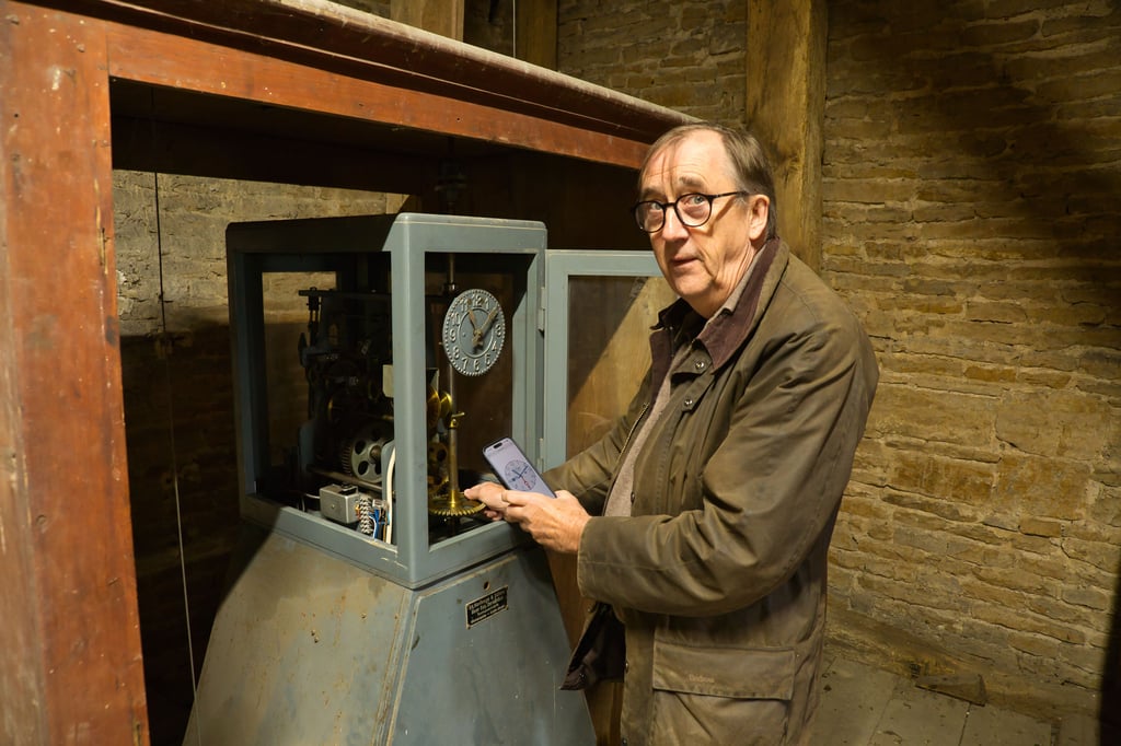 Bünde: Wie die Uhrumstellung an der Laurentiuskirche funktioniert