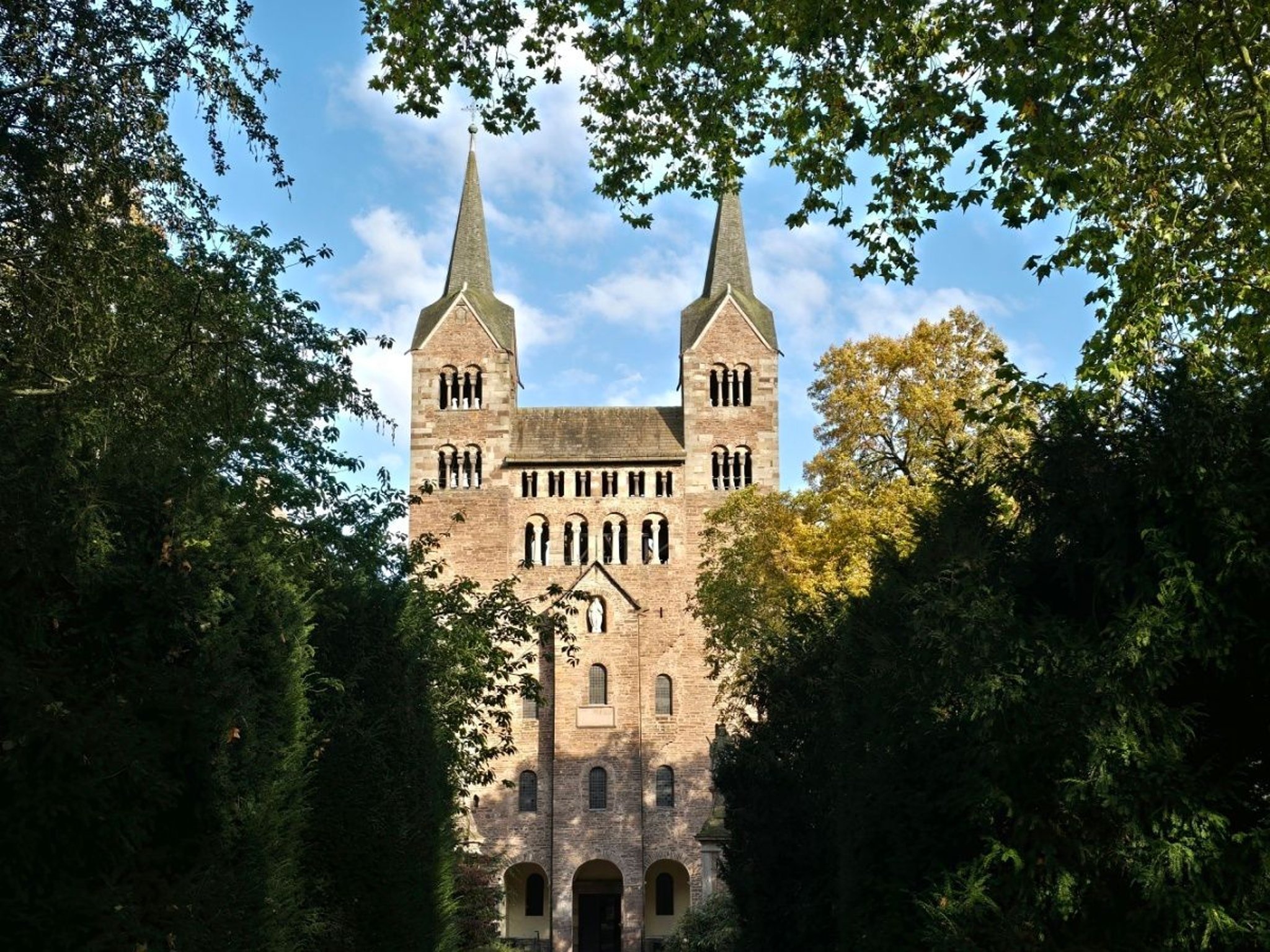 Höxter: Westwerk und Abteikirche Corvey bis Ende Januar 2025 sonntags ...
