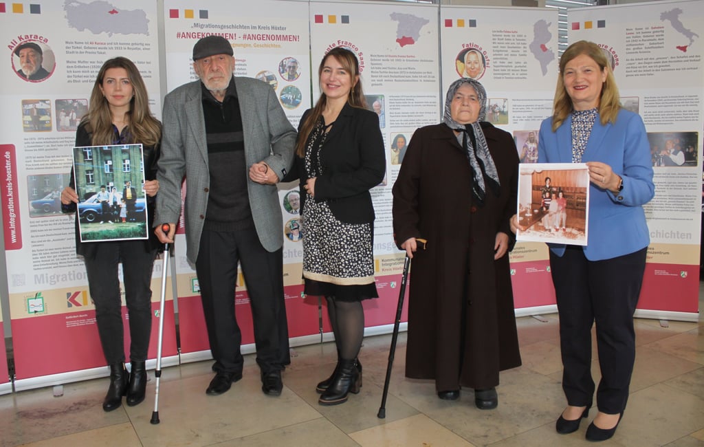 Warburg: Ausstellung - Migration im Kreis Höxter in der VHS