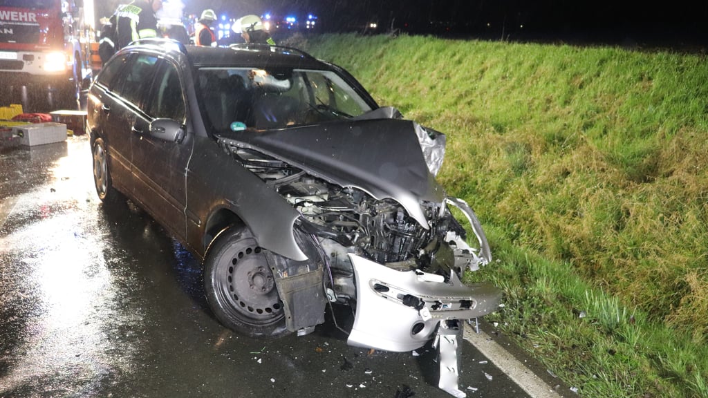 Brakel: Schwerer Unfall am Teufelsberg zwischen Tietelsen und Erkeln