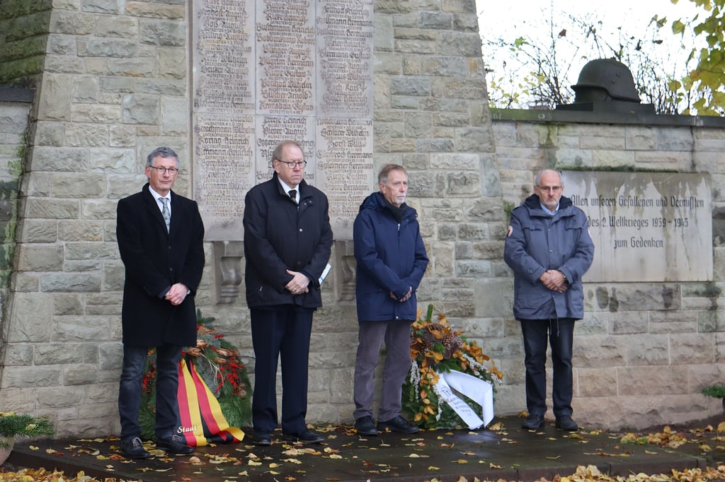 Enger/Spenge: Gedenken an Opfer von Krieg und Gewalt am Volkstrauertag