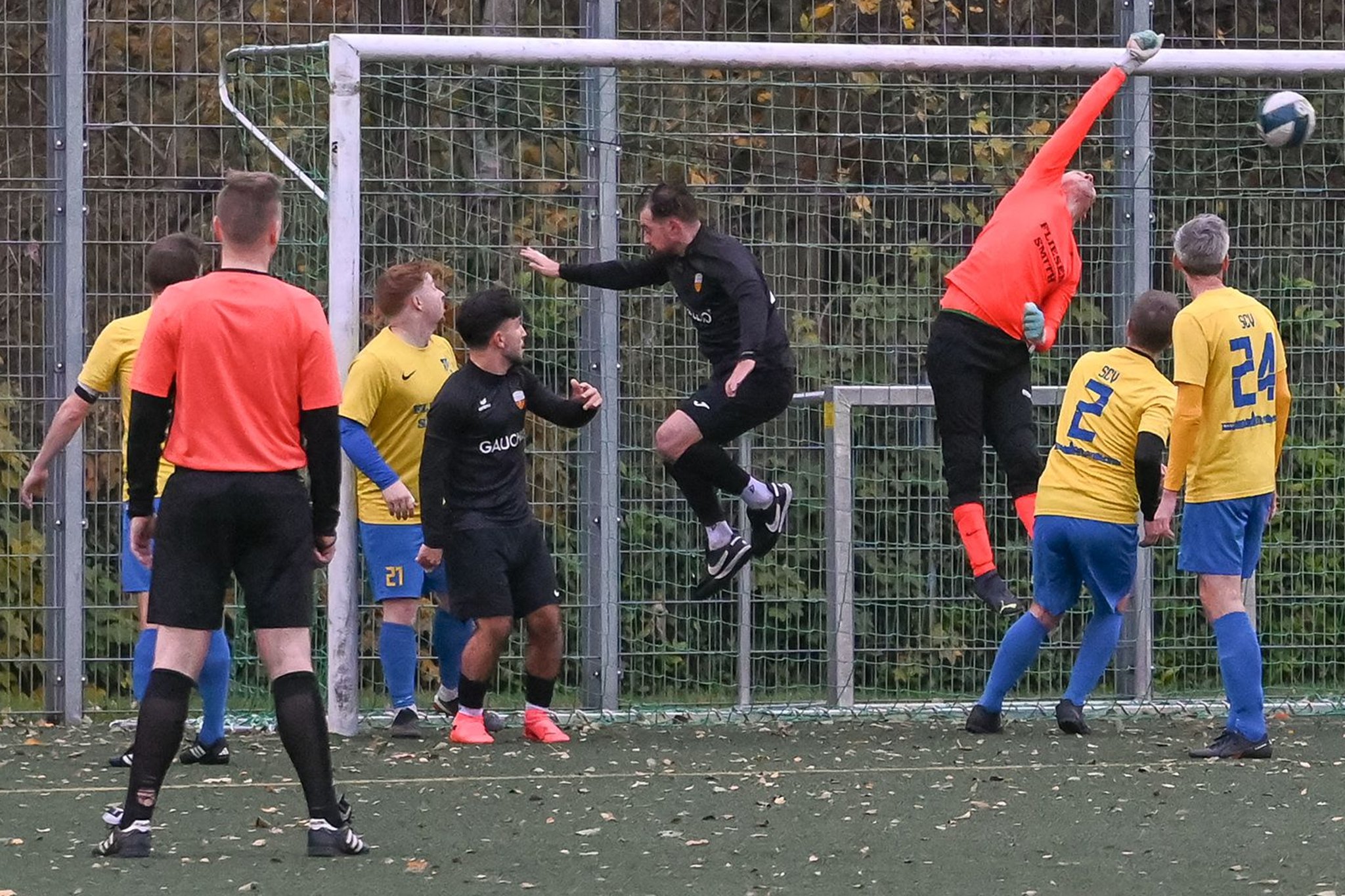 Spitzenreiter Suryoye deklassiert SCV Neuenbeken mit 8:1