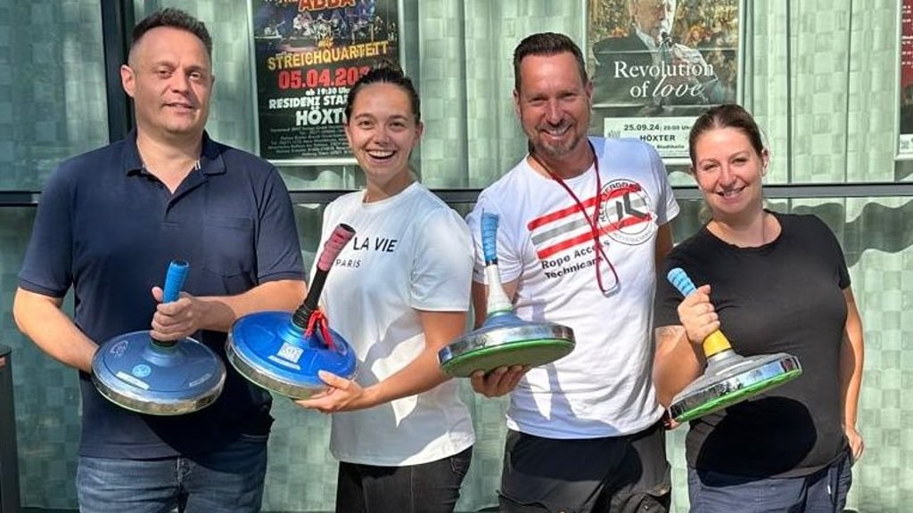 Höxter: Stadthalle wird zur winterlichen Eisstock- und Curling-Arena