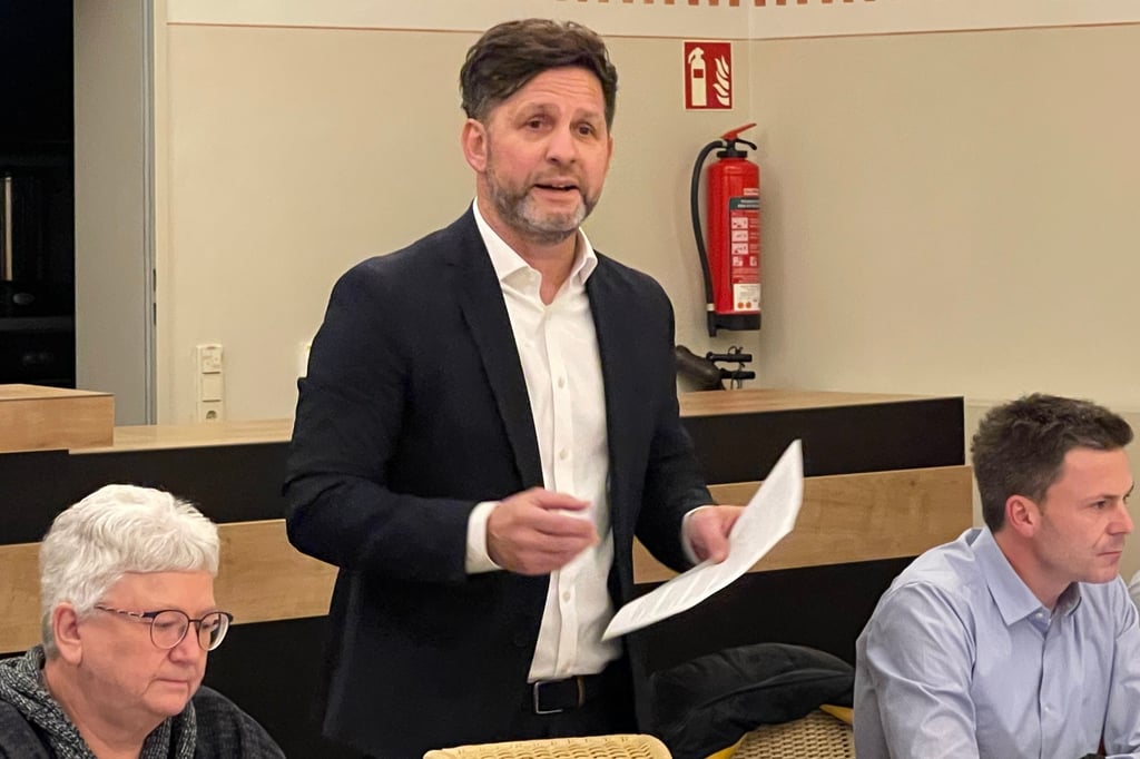 Beverungen: Tino Wenkel erklärt in Boffzen Bürgermeister-Kandidatur