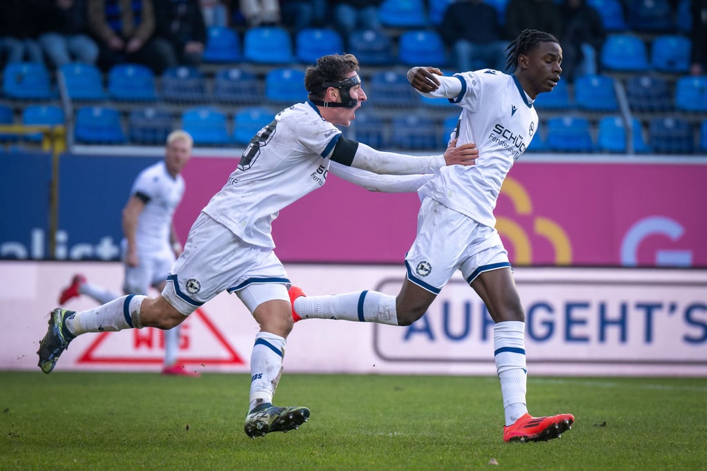 Das sagen Trainer und Teamkollegen über Arminia-Hoffnung Sumbu