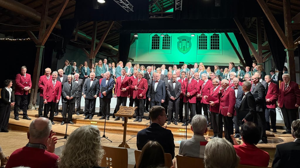 Warburg: Weihnachtskonzert lockt 650 Besucher in die Stadthalle