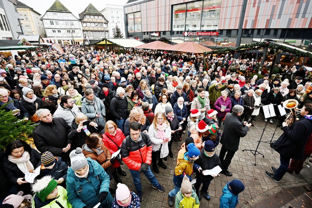 Höxter: Große Gefühle auf dem Marktplatz 600 Bürger lieben das Singen