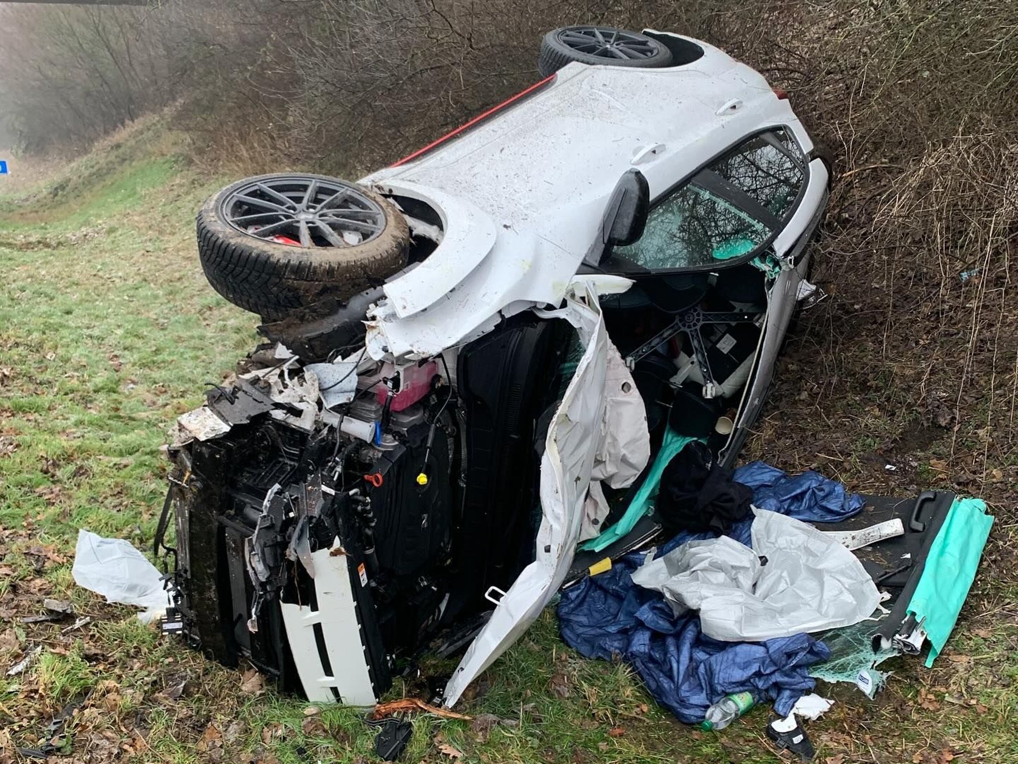 Büren: 35-Jähriger bei Alleinunfall auf der A44 verletzt