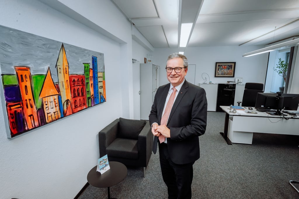 Paderborn: Bürgermeister Dreier nimmt Finanzamt in Beschlag