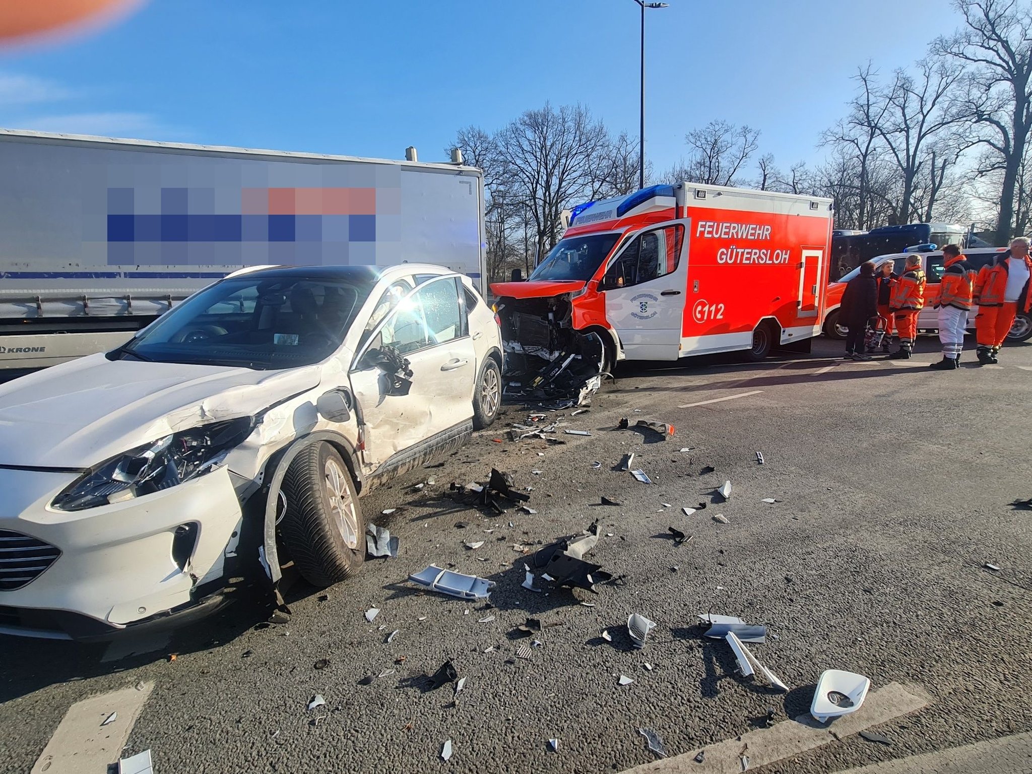 Gütersloh: Drei Verletzte nach Unfall mit Rettungswagen