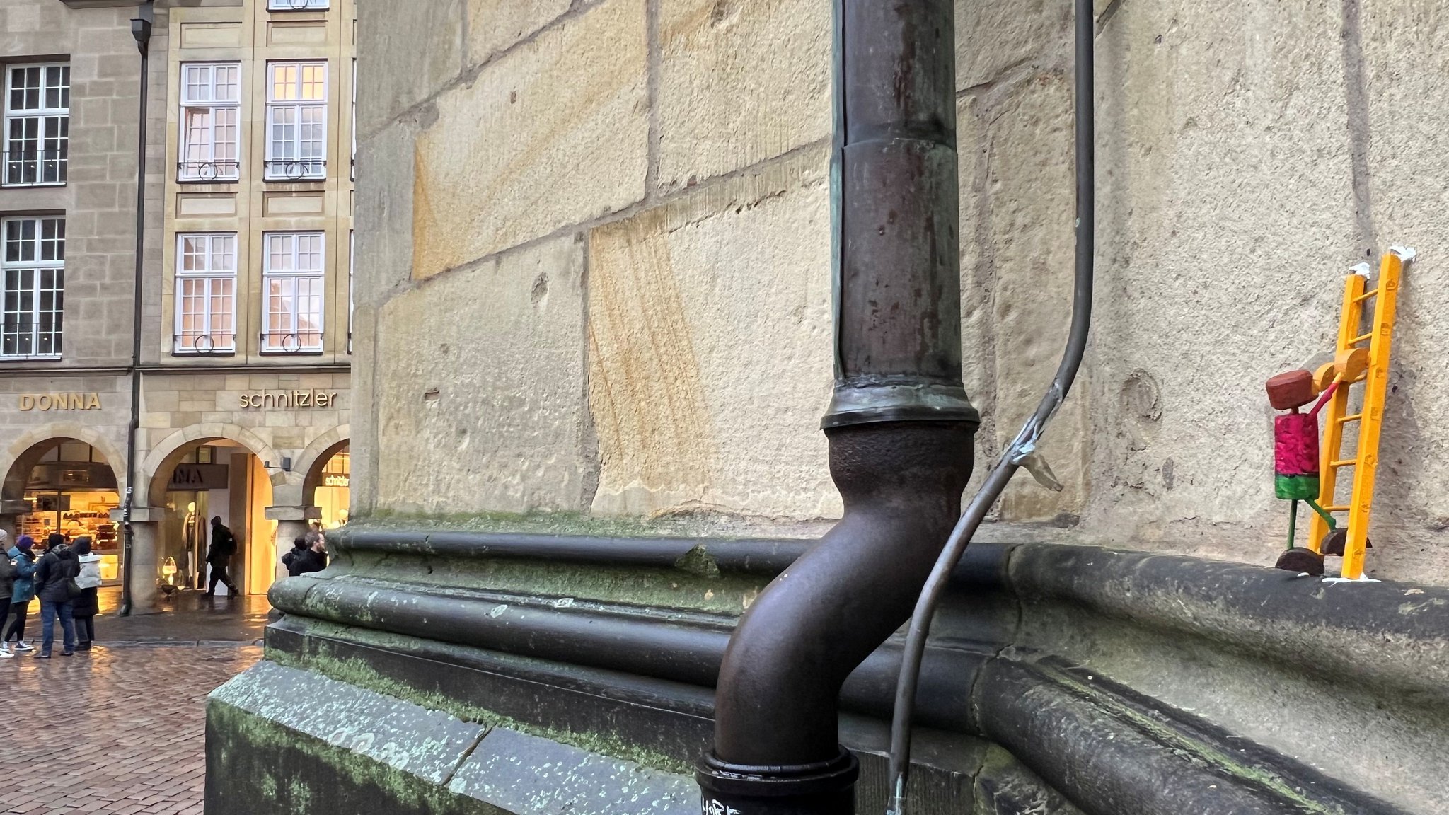 Kleine Himmelsleiter an der Lambertikirche in Münster aufgetaucht