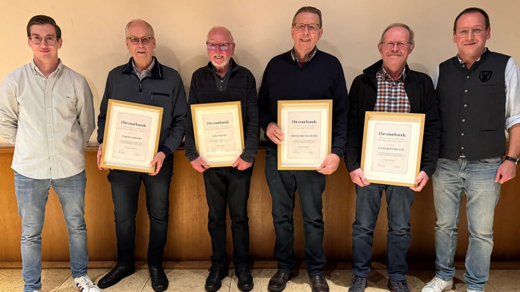 Bad Driburg: Dringenberger Burgmusikanten ehren Mitglieder