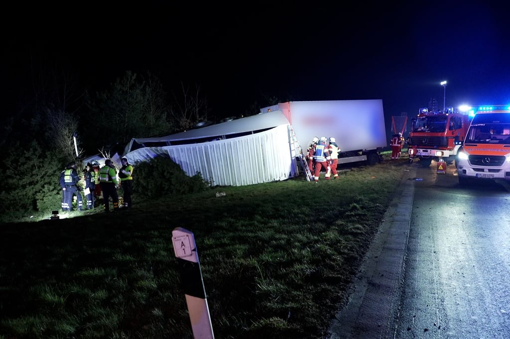 Unfall auf der A1 bei Lengerich: Ein Toter und ein Schwerstverletzter