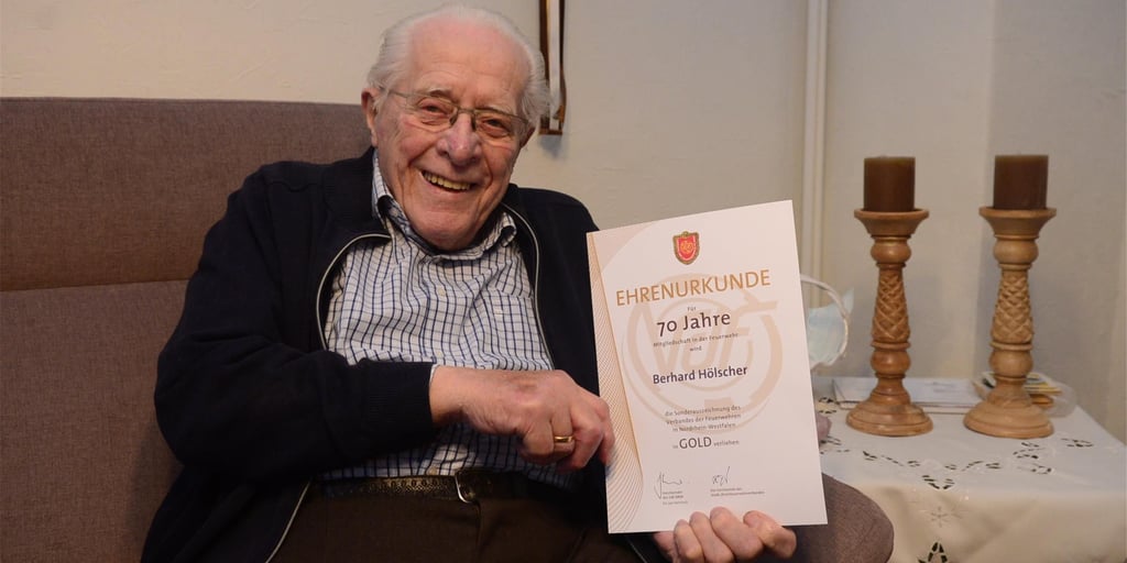 „Wir stanken wie die Pest“: Schöppinger Bernhard Hölscher ist seit 70 Jahren in der Wehr