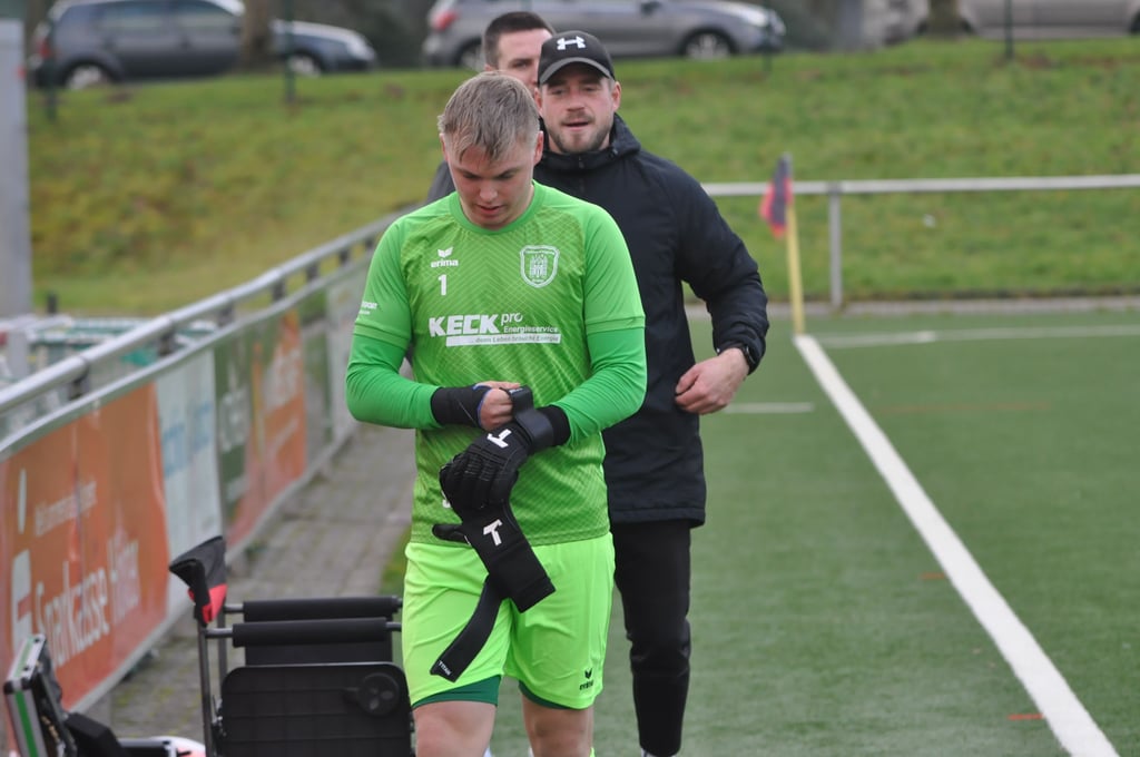 Spvg Brakel: Trainer Middeke und Torwart Mann verlängern