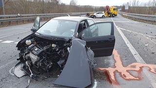 Brakel: Schwerer Unfall auf der B64 – Rettungshubschrauber vor Ort
