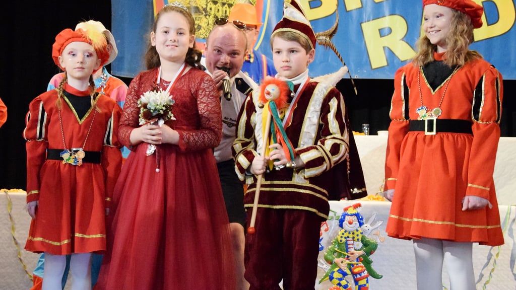 Brakel Radau: Piet I. und Almina I. regieren die Kinder im Karneval
