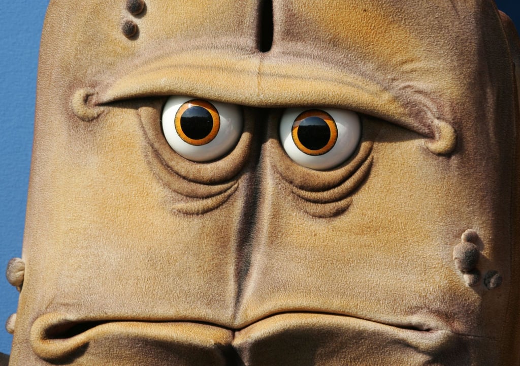 Mist! Jetzt muss er auch noch feiern: Bernd das Brot wird 25