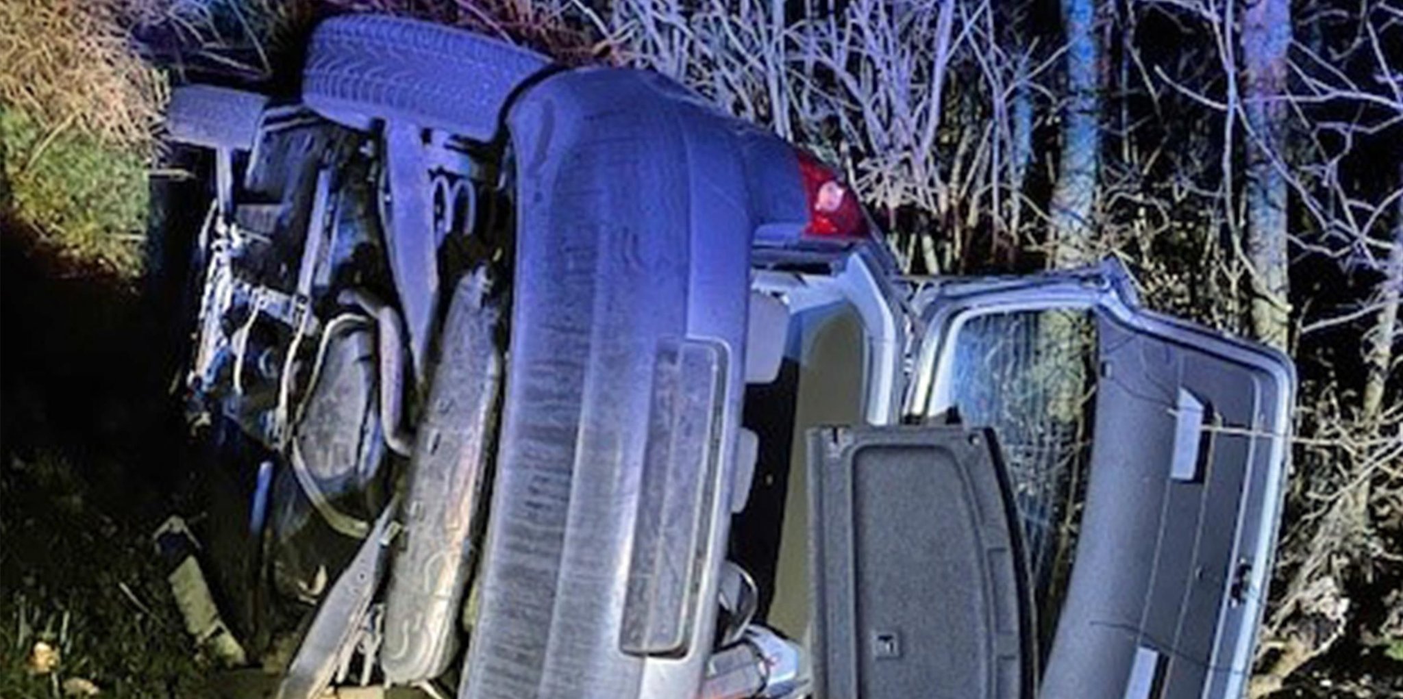 Rätselhafter Unfall auf der L579: Grauer Golf im Graben – Insassen ...