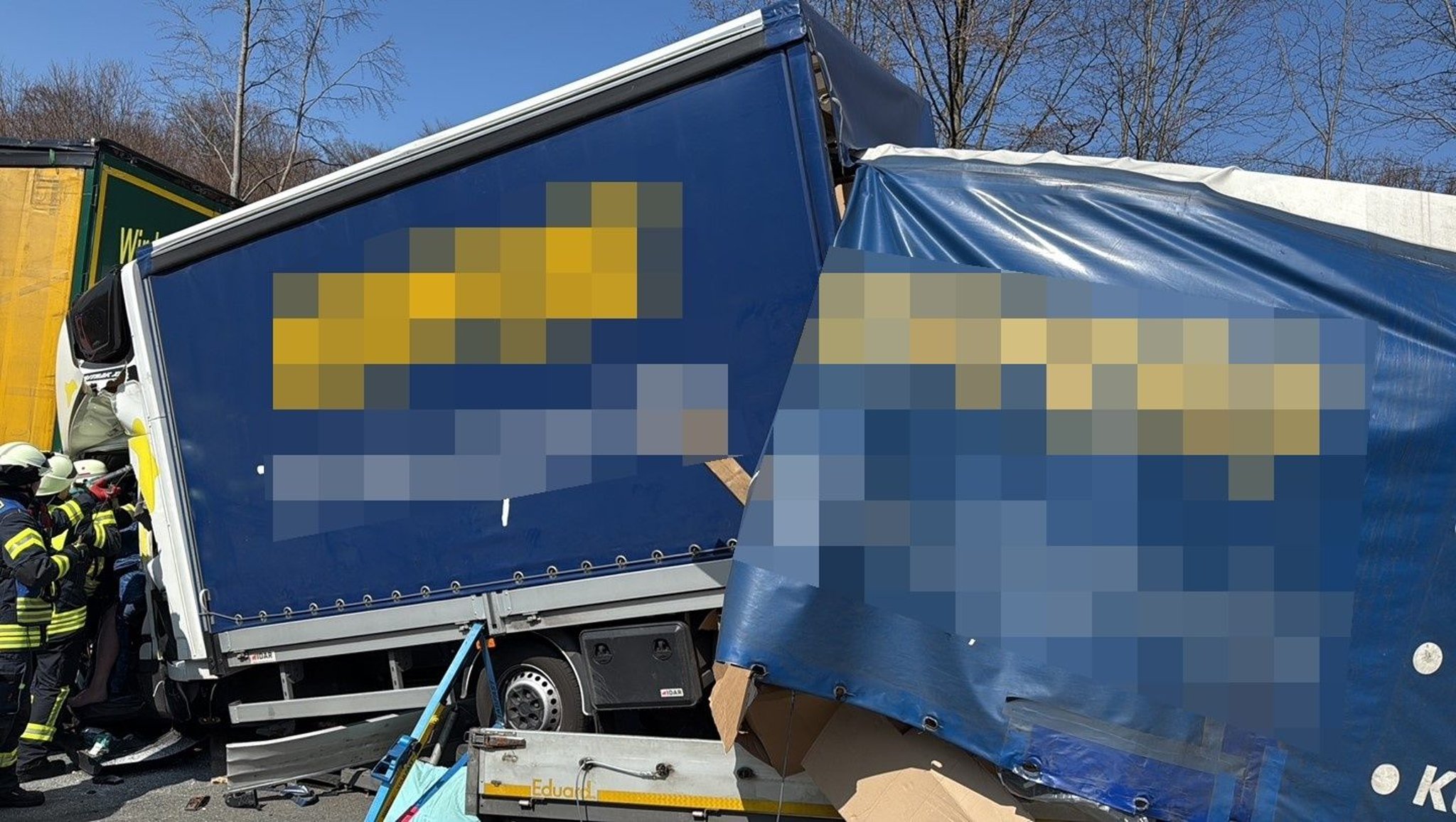 Lichtenau: Lkw-Fahrer verstirbt nach Auffahrunfall auf der A 44